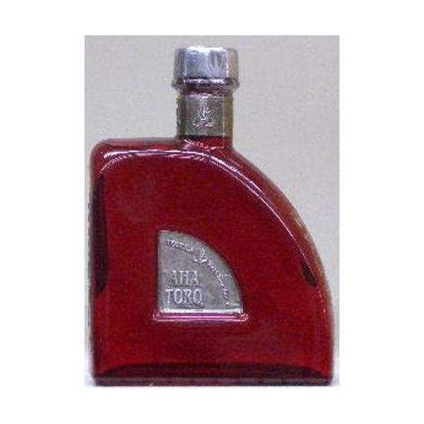 熟成もバーボンの樽でを使用しています。しっかりした味わいでなめらかな舌触り、生き生きしたアガーヴェの香りのするテキーラです。