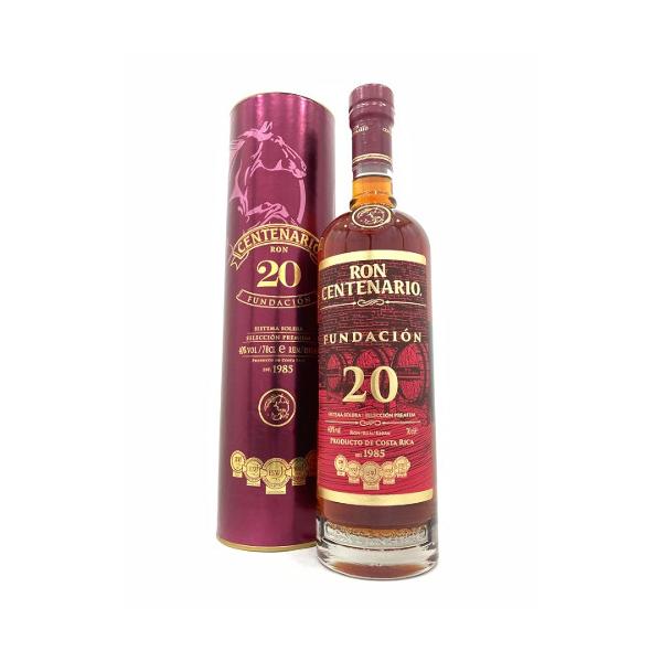 ２０年熟成のラムをブレンドしています。口当たりは滑らかで上質なハチミツ、カカオ、バニラを思わせる甘みがあります。ストレートで試飲した感じは、とても柔らかく余韻のある深い味わいでした。とても人気のある１本です。