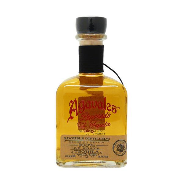 アガベ100%(生育期間7~8年のハイランド産とテキーラ村周辺のアガベを配合)。蒸焼には伝統的なマンポステラ(レンガ釜)を使用。 アメリカンオーク樽で8ヶ月熟成。上質なテキーラを表現するためにパッケージにもこだわり、レザー製ネックラップ、エ...