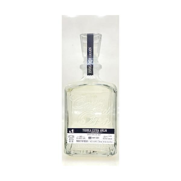 5年熟成/7回濾過。フルーティな香りとシトラスピールや蜂蜜を感じさせる洗練された甘さ。