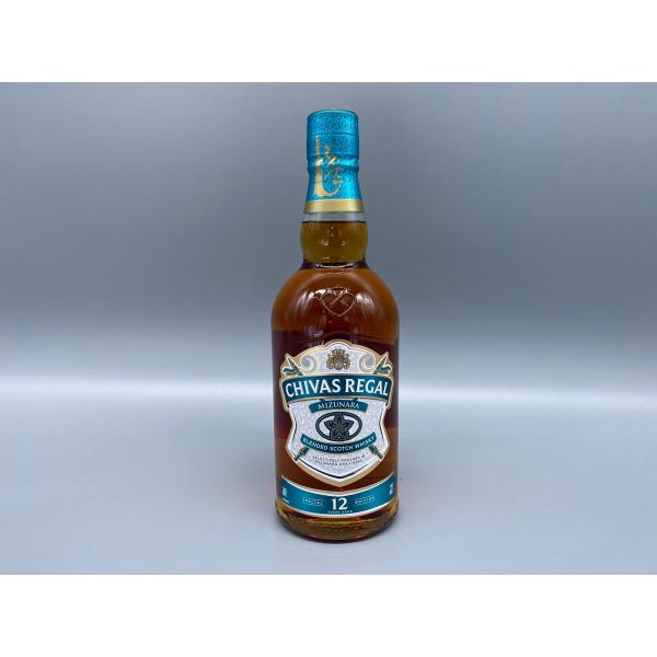 12年以上熟成された最高品質のシングルモルトウイスキーとグレーンウイスキーをコリン・スコット自ら一つ一つ厳選し、新しい特別なブレンドを完成させました。最終段階でブレンドの一部を日本原産のミズナラ樽で「マリッジ」することで、日本という特別な国...