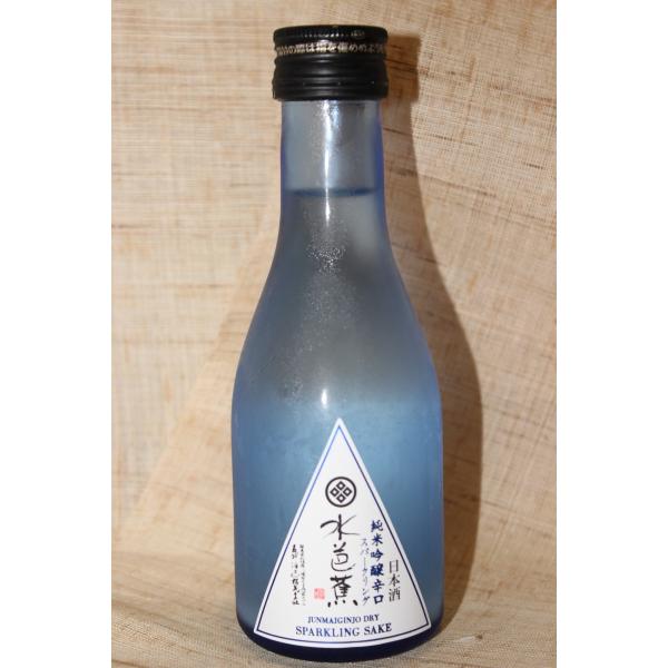 米の旨味を感じながら、シャープな辛口のスパークリング日本酒MIZUBASHO PUREの開発のベースになったお酒。おりが白い妖精のようにただよう、きめの細かい泡のスパークリング酒。辛口でエレガントなお酒。フルートグラスでお楽しみください。規...