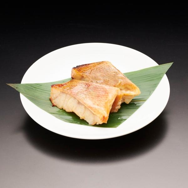 《商品説明》赤魚を特製の味噌ダレに漬けこみ、直火で香ばしく焼き上げています。完全調理済みですので、温めるだけ（解凍するだけ）でお召し上がり頂けます。板前の調理方を、遠火の強火をガスの焼きラインで再現し、ふっくらとした焼き上がりです凍ったまま...