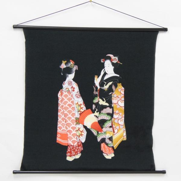 タペストリー (二人舞妓　黒) 和風タペストリー (インテリア) (幅75cm) (mf-1004) 5000円以上お買い上げで送料無料(一部地域除く)！和テイストのインテリア、日本のお土産和テイストのインテリア、日本のお土産