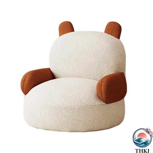 □商品詳細 ? 【パンダデザインが可愛い】ソファー上部のパンダ耳が可愛らしさを演出しています。? 【もこもこふわふわ】もこもこふわふわ生地で、まるで羊毛なやさしい肌触りです。? 【ふわふわアーム】アームレスト部分もふわふわで包み込んでくれる...