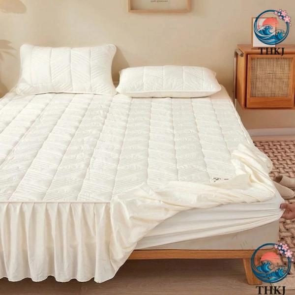 商品情報素材/材質表面：綿100％ 中綿：大豆繊維5％、ポリエステル95％ その他商品説明ソフトでなめらかな肌触りが心地よくオールシーズン快適に過ごせます。高品質で縫製も丁寧に仕上がっています。 注意●フリル部分は20~22cmでございます...