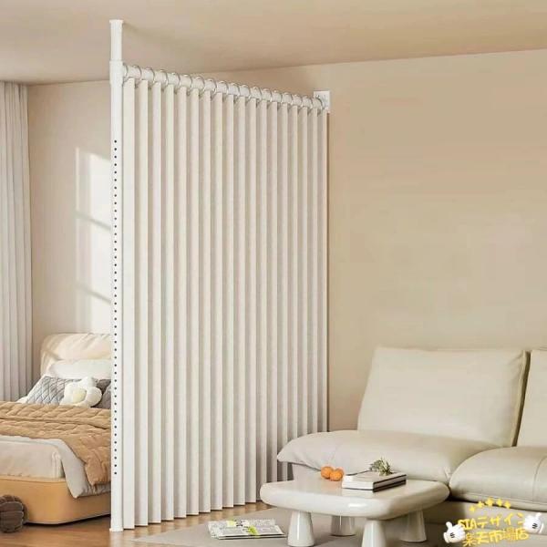 【間仕切りや目隠しに】このつっぱり式 間仕切りカーテンロッドは多目的で、部屋、バスルーム、リビングエリアなど、さまざまな場所で使用できます。独立したスペースを作成するために、部屋の仕切りを簡単に行うことができます。空間利用効率を向上させ、ス...