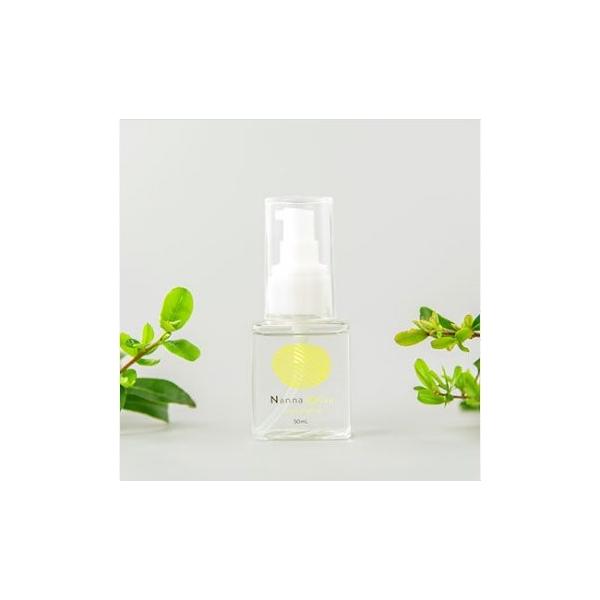 ナンナオリーブスクワランオイルはオリーブオイルから抽出したスクワラン。動物性とは違い、刺激成分が含まれていないため、敏感肌でも使用しやすいスクワランです。さらっとした感触でスッと馴染み、とても使いやすい化粧オイルです