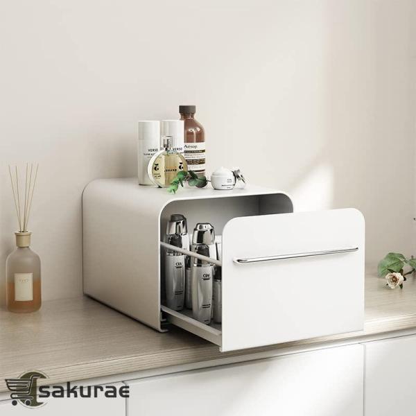 【ブレッドドロワー】スッと引き出せて中身が見えるブレッドケースです。奥のものなども取り出しやすく、食品管理のしやすい形状。食パン1本がすっぽり入るくらいの大きさで、収納力も抜群です。キッチン整理のお助けアイテム、シンプルなホワイトカラーがと...