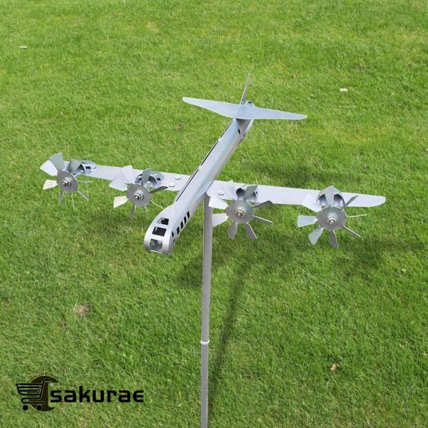 説明:[飛行機モデル]: 繊細な航空機風車の鉄のアート彫刻は.細かい細工と鮮やかなディテールを備えており.庭の装飾に素晴らしい追加です.[ウィンドキャッチャー]: ユニークな航空機風車ウィンドスピナー.4つのプロペラ風車が風で回転し.ダイナ...