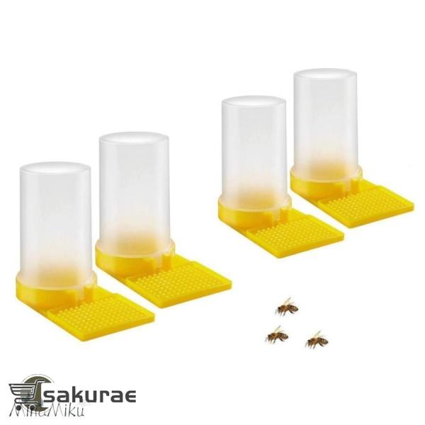 【色】黄色。材質：プラスチック。サイズ : 12.5 x 15 x 8 cm。蜜蜂給餌器 給水器 ミツバチ ビーフィーダーです。【使いやすい】便利な輸出タイプの蜂のツールウォーターフィーダー蜂の特別な供給ツールのための給餌装置、操作しやすい...