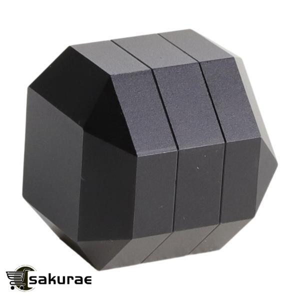 説明:[プレミアムで信頼性]: プールチョーク収納ボックスはアルミ合金製で.頑丈な構造と優れた質感を備えています. [軽量で持ち運びに便利]: プールチョークホルダーはポケットに簡単に収納でき.遊ぶたびにチョークを紛失するのを防ぎます. [...