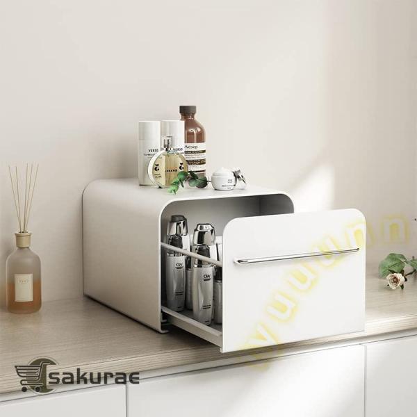 【ブレッドドロワー】スッと引き出せて中身が見えるブレッドケースです。奥のものなども取り出しやすく、食品管理のしやすい形状。食パン1本がすっぽり入るくらいの大きさで、収納力も抜群です。キッチン整理のお助けアイテム、シンプルなホワイトカラーがと...