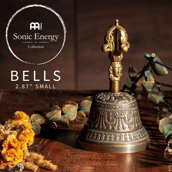 BELLS祈りや瞑想、仏教の儀式や道具として使用されるチベタンベルのスモールサイズです。インドで作られたキャストアロイ製のベルは、重厚なベルサウンドを出すことができ、縁の部分をシンギングボウルのように擦る演奏も可能です。MEINLのベルはS...