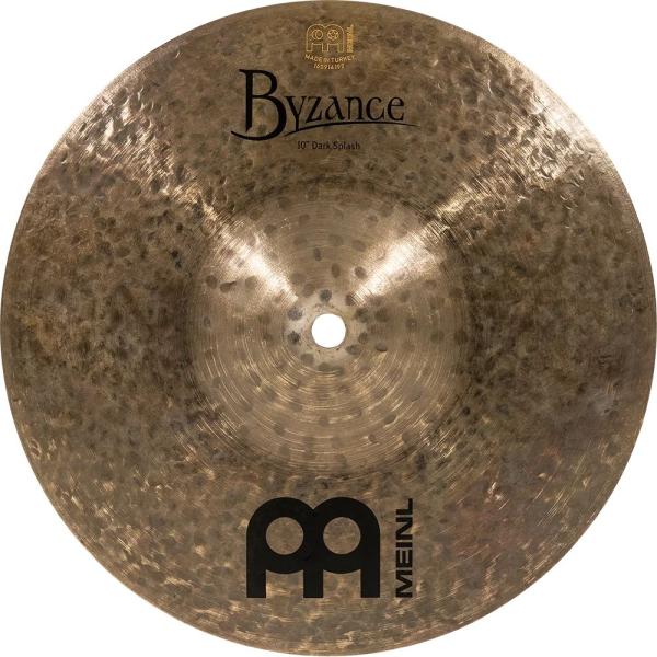 Byzance Dark Series  SPLASHES   Darkシリーズのシンバルにはレイジング(音溝加工)を施さないため、本来のままの自然な外観と音質を味わうことができます。気取らないサウンドと極めて短いサスティンが特徴です 。S...