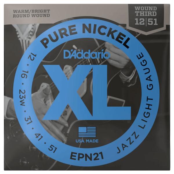 エレキ弦の発祥はニッケルメッキ加工弦が開発される以前の1950年代に遡ります。 その当時、ピュアニッケルといえば主に合金が使用されていました。 ピュアニッケル弦は温かみのあるビンテージサウンドが最大の特徴となっています。Jazz Light...