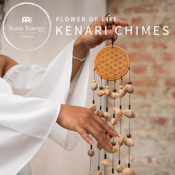 FLOWER OF LIFE KENARI CHIMES美しいフラワーオブライフデザインが施されたナチュラルチャイムです。ドリームキャッチャーに似た装飾品としても活用できます。上部に ループが付いており、手に持って快適に演奏することも、吊り...
