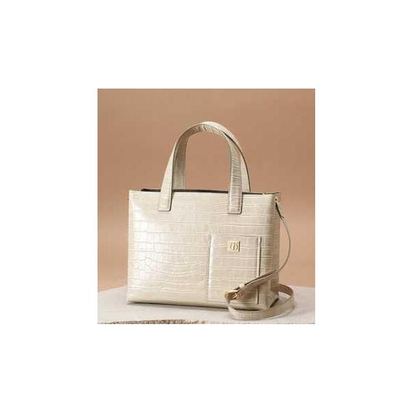 赤字処分特価品の為、返品・交換・返金・クレーム不可楽天SHOP価格 45,000円店頭展示未使用品 販売証明書 保存袋付別売チャームは付きません画像再利用。今回保護ビニール等は付いてませんSamantha Thavasa サマンサタバサクロ...