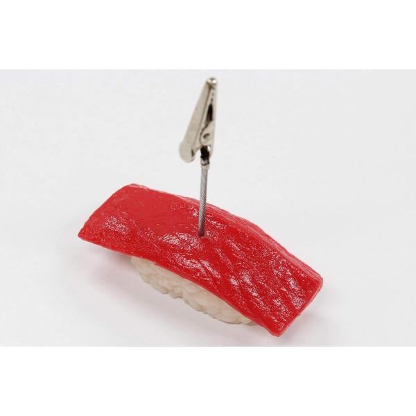 メモスタンド、写真立て、プライスカード等色々使えます。塩化ビニール製一つ一つ手作りですので着色・盛付けには個体差があります食品サンプルサイズ　約73mm×27mm×H29mm、クリップサイズ　約82mm〜85mm（食品サンプルに差し込むと約...