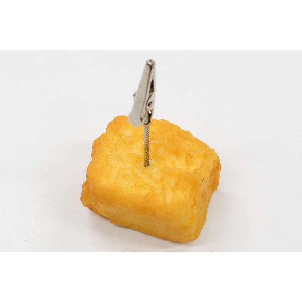 メモスタンド、写真立て、プライスカード等色々使えます。塩化ビニール製一つ一つ手作りですので着色・盛付けには個体差があります食品サンプルサイズ　約50mm×43mm×H30mm、クリップサイズ　約82mm〜85mm（食品サンプルに差し込むと約...