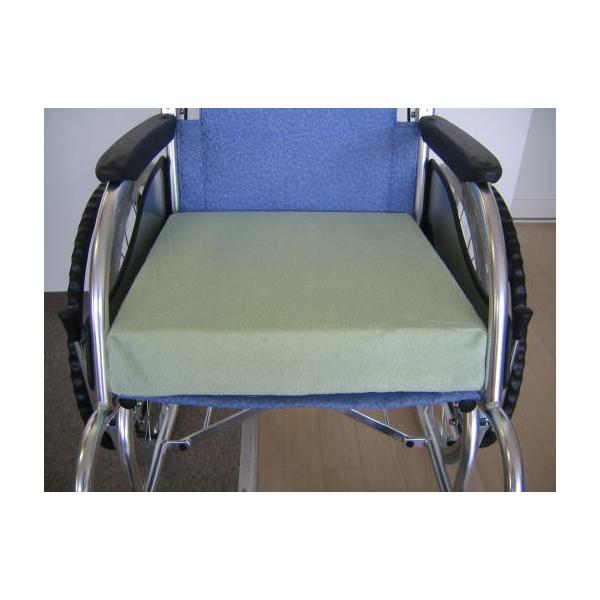 ●サイズ／幅40×奥行40×厚さ6cm●重量／1.7kg●材質／　中身：低反発ウレタンフォーム・ポリエステル硬綿　測地：綿パイル●カラー／グリーン●特徴／・体圧分散効果の優れた低反発ウレタンフォームと程よい硬さで沈み込まないポリエステルの二...