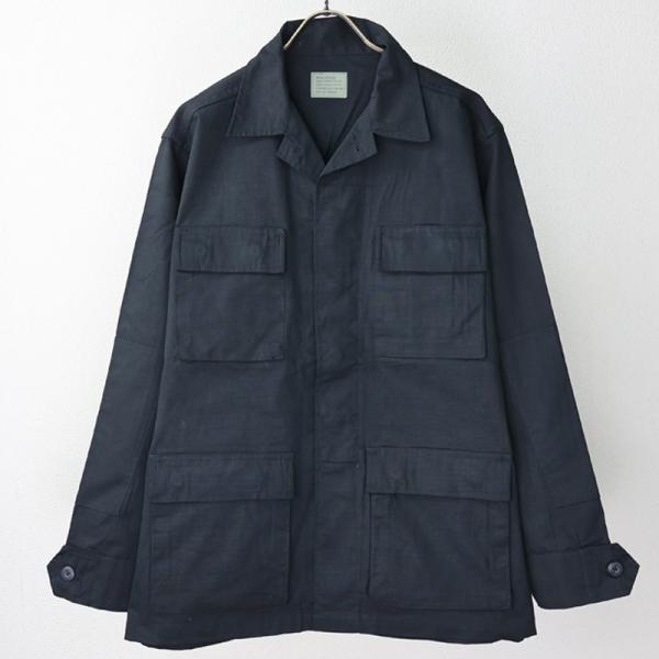 米軍の戦闘服、BDU(Battle Dress Uniform)の形としては後期のデザインで袖口の調節フラップが太く、背中のウエスト調整ボタンのないタイプです。ブラックカラーは米国警察やセキュリティで採用されています。生地はリップストップ。...