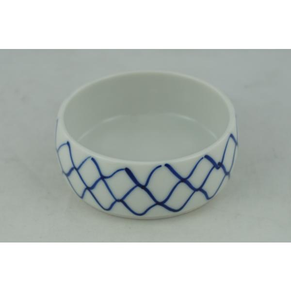 サイズ:φ7xH2.8cm日本製　美濃焼画像2.3.４はアミ蓋物　小　身を１段２段３段と重ねて蓋をセットしたイメージです。こちらは身１個になります。実店舗でも販売しておりますので、在庫数の変動がございます。ご注文時に欠品や再入荷待ちとなる可...