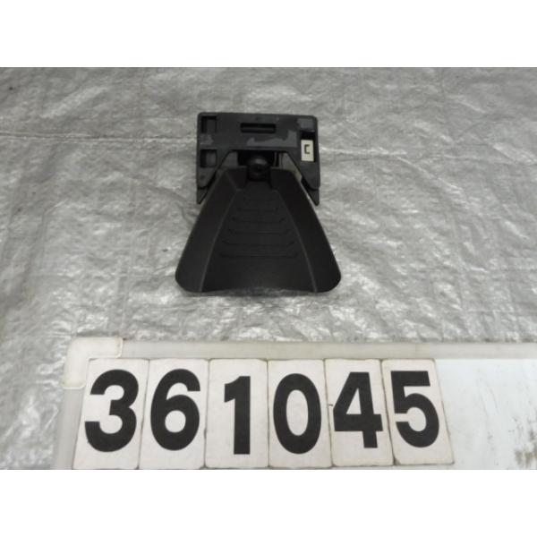 車名　1シリーズ　　走行距離 　132848km初年度　H27/3　　型式　DBA-1A16車台番号 　WBA2R320405A524※※  -  　E/G  　N13B16A　　　　　　ミッション　8AT カラー  300　　　　トリム 　-