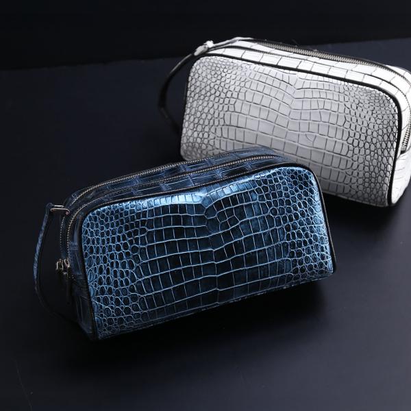 重量：約350g≪単位cm≫【サイズ】 横幅/高さ/底マチ/ハンドル立ち上がり/ハンドル周囲 27/15/10/5/18【素材】表側：ナイルクロコダイル内装：生地【原産国】日本(縫製)【内側収納】フリーポケット×2ファスナー付きポケット×1...