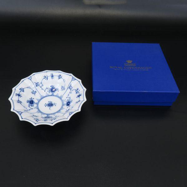 シェル ディッシュ 　程度:A　　色:白　サイズ：約17ｃｍ×約17ｃｍ高さ約4.3ｃｍ※箱あり（箱に汚れあり） :FeHeCa