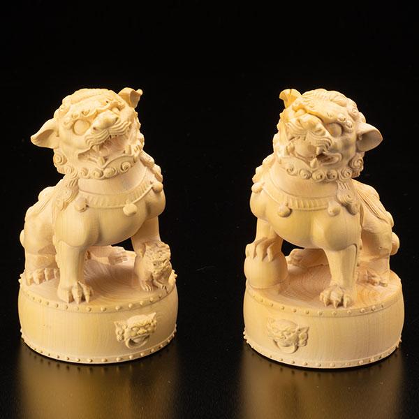 黄楊彫り 狛犬 〈一対〉除災 魔除けに!古来より、狛犬は霊獣とされ、神域に邪気が入るのを防ぐ魔除けとしての役割を担ってきました。昔の人は狛犬の魔除けの力を借りて、身体の痛むところがあると、信仰する神社の狛犬の前にお賽銭をそなえ、腰が痛む人は...