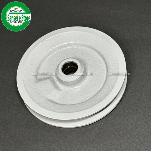 オータケもみすり精米機用補修部品 精米部のプーリー純正部品です■適合型式PM400PM500等形状、サイズ等を必ずご確認の上、取り付くかどうかをご判断下さい。ご不明な点がございましたら、お気軽にお問い合せください。メーカー取寄せのパーツにな...