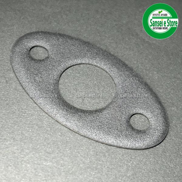 エンジンとキャブレターの間のエンジン側のガスケットです。破れたり、穴が開いた場合は交換をオススメします。※画像にて取り付け可能か確認お願いします。薄い鉄板に黒いガスケット状の物が貼り付けられているようなパッキンです。【適応型式】ロビンエンジ...
