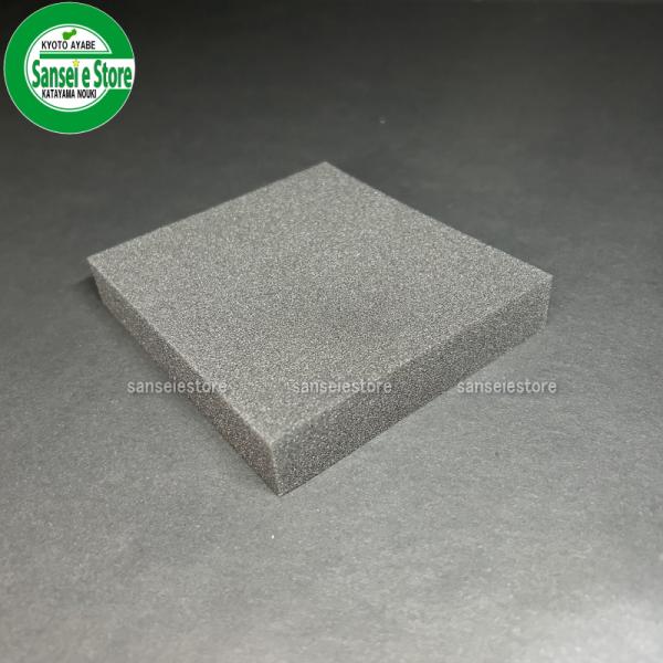 クボタ 田植機のスポンジエアーエレメントです。■サイズ縦１０0mm×横１１0mm×厚み２0mm■おもな適合型式JJ4,JJ43,EP3JC3 EP3GR130 GR170 GR200■部品番号E3171-11210KUBOTA/田植え/フィ...