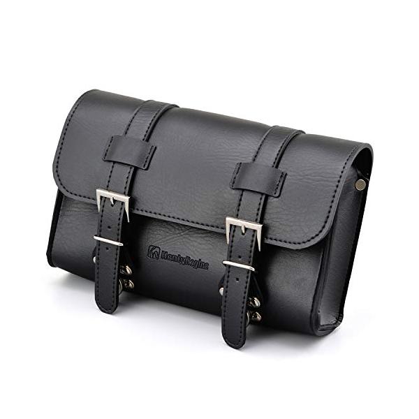 ワンタッチ金具・ブラック 2L 98773・・Size:2LStyle:ワンタッチ金具・【仕様1】バイク用ツールバッグ・【仕様1】ワンタッチ金具で簡単に開閉できるバッグです・【仕様2】バッグ取付位置に応じて、固定ベルトを縦・横選べます・【仕...