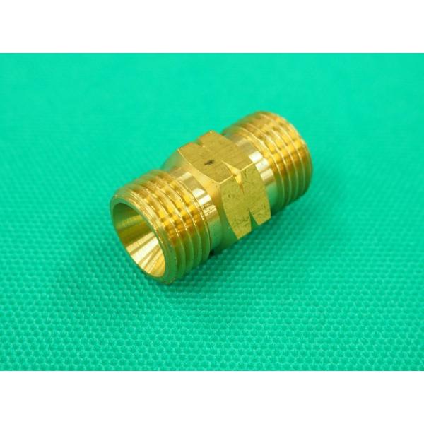 可燃ガス用の中間ジョィント　ネジサイズ　M16-P1.5  両側とも左ネジガスホースの端に袋ナットジョィントが付いているホース同士を接続する時に便利です。