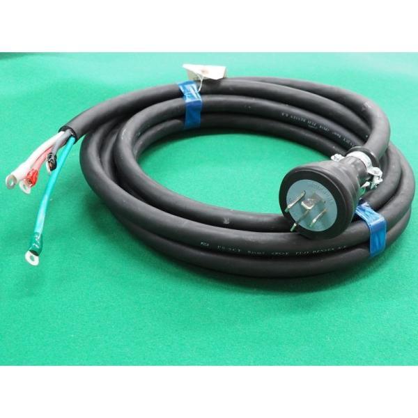 200V 三相用の防水プラグ付電源ケーブルです8mm2-4芯　　長さ　3M片方は圧着端子 R8-6    反対側は防水プラグ　250V20A接地付　4P緑の少し長い線はアースです