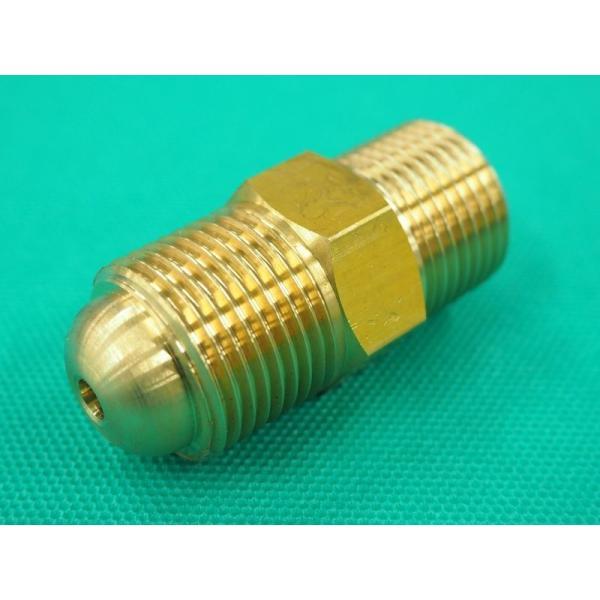 関西式メスネジのボンベと関東式メスネジ調整器を接続するためのアダプター用途　酸素　他サイズ　入口　W23-14右　出口 W22-14右