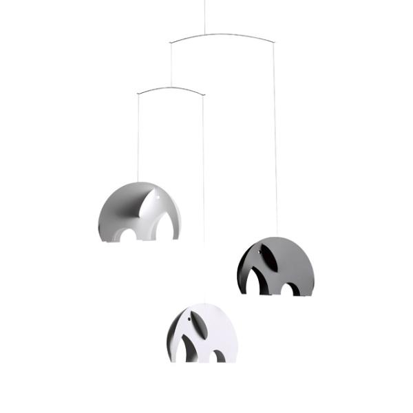 「フレンステッドモビール」: 北欧デザインで癒しの空間を演出フレンステッドモビールは、北欧らしいシンプルで洗練されたデザインと、優雅な動きが特徴です。空間に癒しを与えるインテリアアイテムとして、世代を超えて愛されています。特徴- 癒しのデザ...