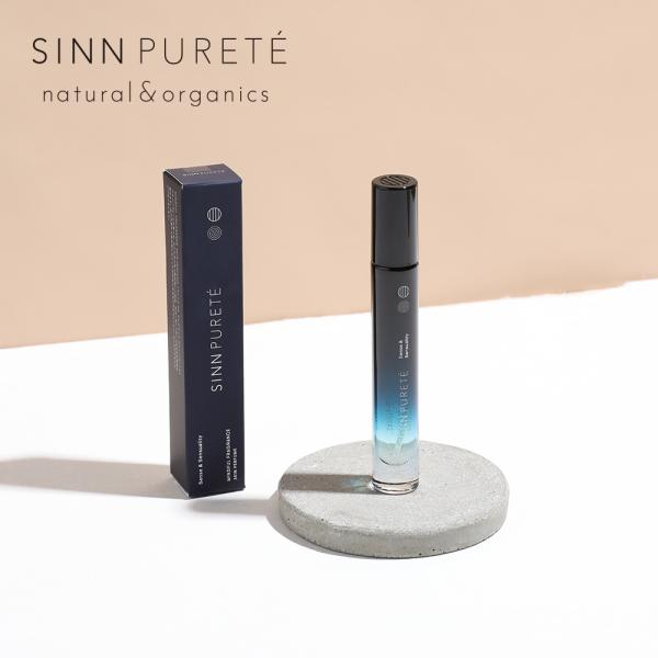 まとう人の香りや温度に混じり合い、個性を引き立てるパフューム。・商品名：SINN PURETE シンピュルテ マインドフル フレグランス スキンパフューム・生産国：日本・販売元：株式会社JIMOS