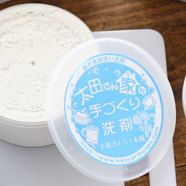 できる限り環境に配慮した原料を使うことで、生活排水が河川に流れ込んでも、生態系に影響が少ない。そんな環境にも配慮した食器洗剤です。いつまでも、きれいな水を次の世代に伝えたい。そんな先代社長の思いが、ギュっと詰まっています。もちろん、無着色・...