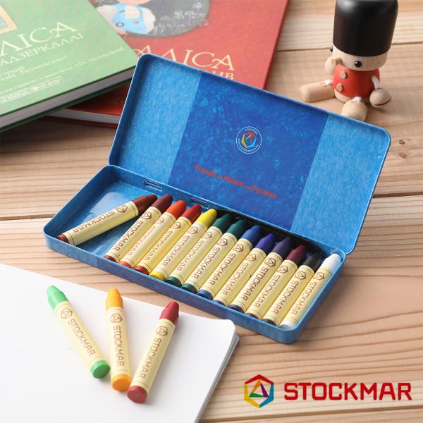 小さな芸術家たちへ。鮮やかな色が響き合う、みつろうクレヨン。商品名：シュトックマー STOCKMAR 蜜蝋クレヨン スティッククレヨン16色品番：ST32002サイズ：【缶】高さ：9cm　幅：20.5cm　奥行：1.5cm全成分：みつろう、...