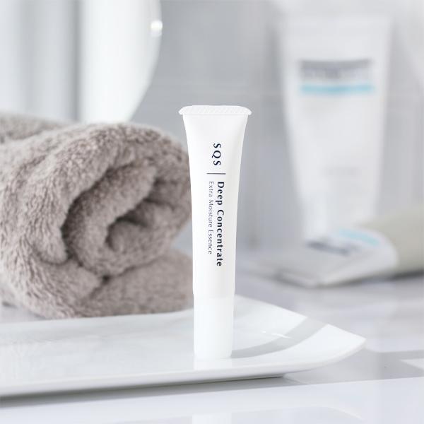 気になる頬＆鼻にひと塗り。スーッとひきしめる、毛穴のための濃厚美容液。原産国：日本製造販売元：株式会社石澤研究所区分：化粧品広告文責：(株)エル・ローズ　TEL 0120-291-410スティック 集中ケア 鼻 頬 毛穴 保湿 ハリ 弾力 ...