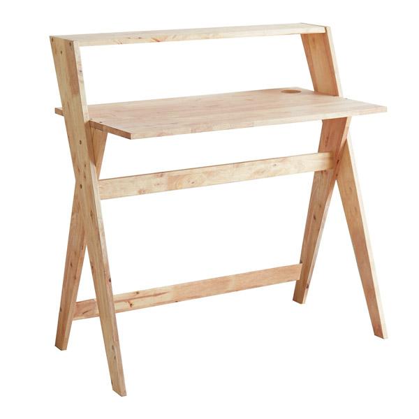 パソコンデスク 93センチ幅 ナチュラル 棚付き机 ナチュラル色スッキリとしたコンパクトワークデスク。天板幅は90cmで奥行50cmとコンパクトサイズ。ノートPCや書類を広げてもゆったり使える広さです。天板にはドリンクホルダー付きでコード穴...