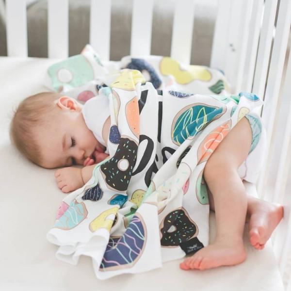 ■品名 :ベビーブランケット■素材 :ベルベット+コットン■おすすめ季節 ：春　夏　秋　■カラー ：A■サイズ ：135cm×80cmsanwa fashionのキーワード：ベビーケット　ガーゼケット　ブランケット　ベビー　赤ちゃん　 出産...