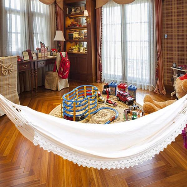 【品名】：ハンモック【素材】: ズック【カラー】：A【サイズ】:200*80CM【生産地】：中国【重量】: 900G【耐荷重】：120KGハンモックなら、素敵なリラックスタイムを過ごせる事間違いなし！ タッセルデザインでさらにリゾート気分を...