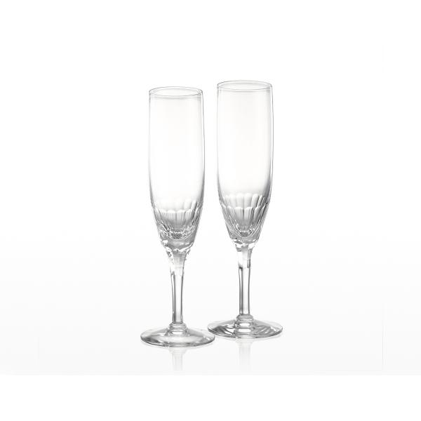 「宝石箱」という意味のエクランの名を持つシャンパングラスです。グラスの下の方に小さく可愛らしいカットが施され、気品あふれるグラスになっています。口径47mmx高さ210mm・180ml