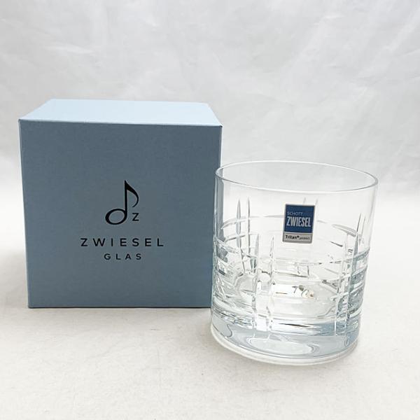 「ベーシック バー by チャールズ・シューマン」に新しくカットの入ったシリーズが加わりました。ドイツでもっとも有名なバーテーンダーのひとり、チャールズ・シューマン氏とのコラボレーションによるショット・ツヴィーゼルのバーアイテムに、どっしり...