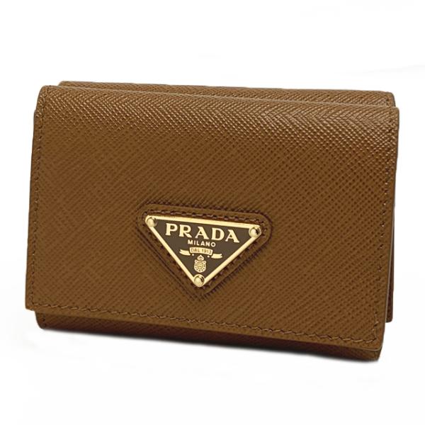 ブランド：プラダ(PRADA)プラダ(PRADA)はイタリアを代表するファッションブランド。1913年、マリオ・プラダがミラノに皮革製品店を開いたのが始まりです。世界中から質の高い革や珍しい素材を集め、イタリア職人の技術で豪華なアイテムを作...