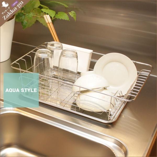 水周りをすっきり!!シンプルなステンレスワイヤーの水切りかご。お皿を立てておけるので、水切れが良く衛生的。箸立ては自由に位置を変えることができ、小物入れとしても使用可能です。一人暮らしにちょうどいいサイズ。▼ サイズ（約）幅42×奥行28×...